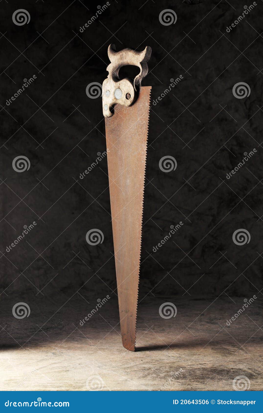 Oude Zaag stock foto. Image of roestig, niemand, timmerman - 20643506