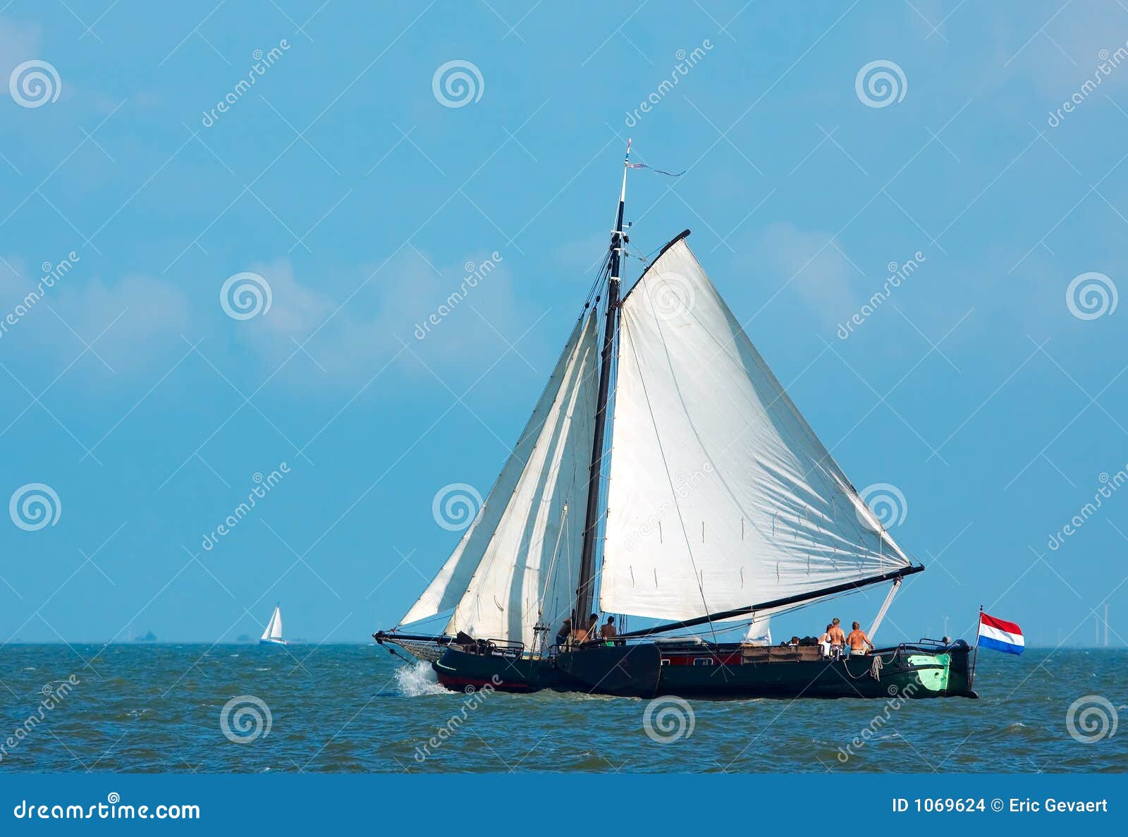 Oude zeilboot stock foto. Image of romantisch, stijging - 1069624