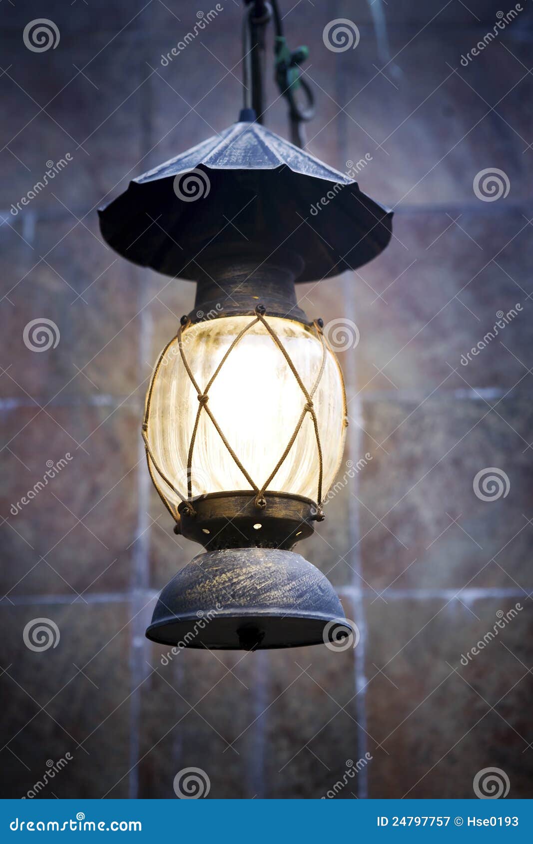 Ouderwetse Lantaarn stock afbeelding. Image of licht - 24797757