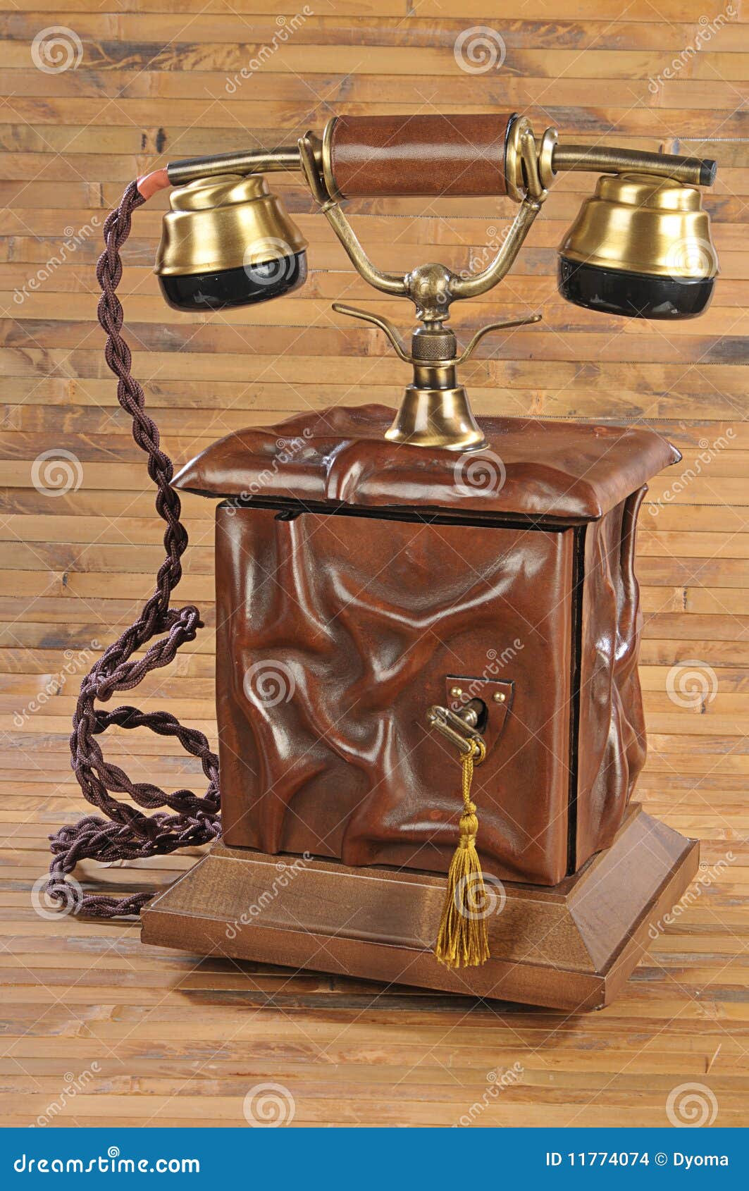 Ouderwetse telefoon stock foto. Image of datum, mededelingen - 11774074