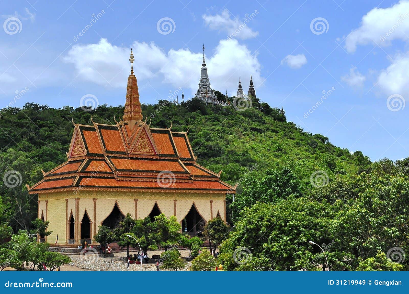 Oudong stock afbeelding. Image of berg, kambodja, boeddhistisch - 31219949