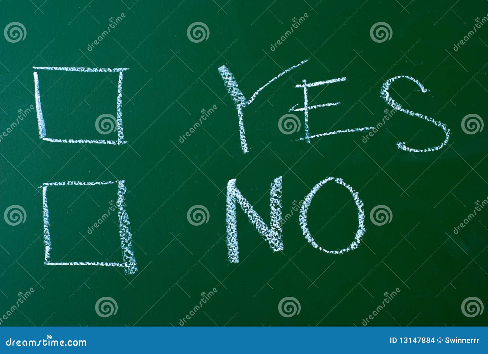 Oui Ou Non Sur Un Tableau Noir Photo stock - Image du fond ...