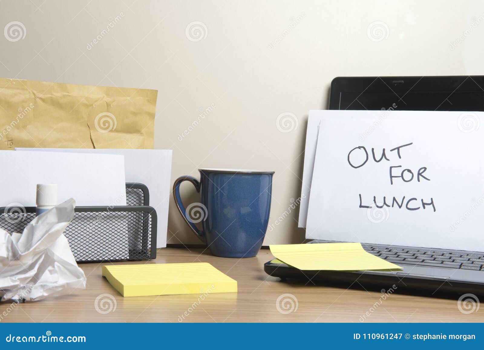 Out for Lunch Message Left on a Messy Office Desk Stock Image - Image ...
