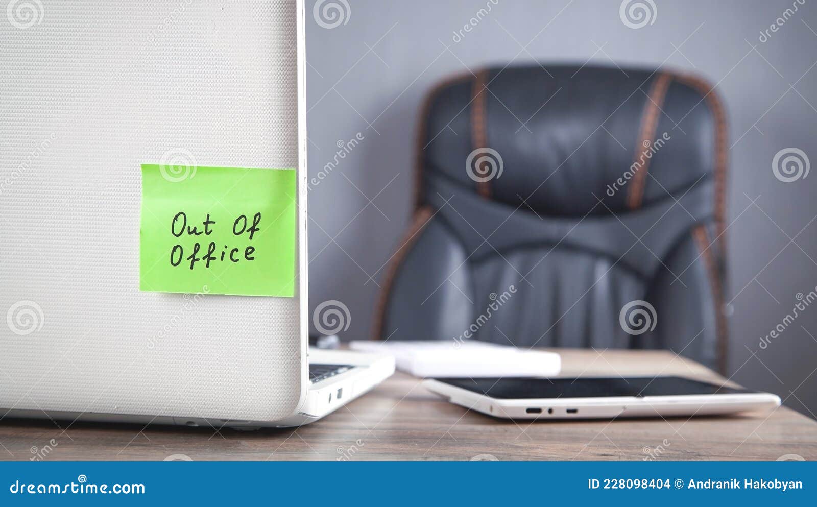 Out of Office Message on Sticky Note with Computer Stock Photo - Image ...