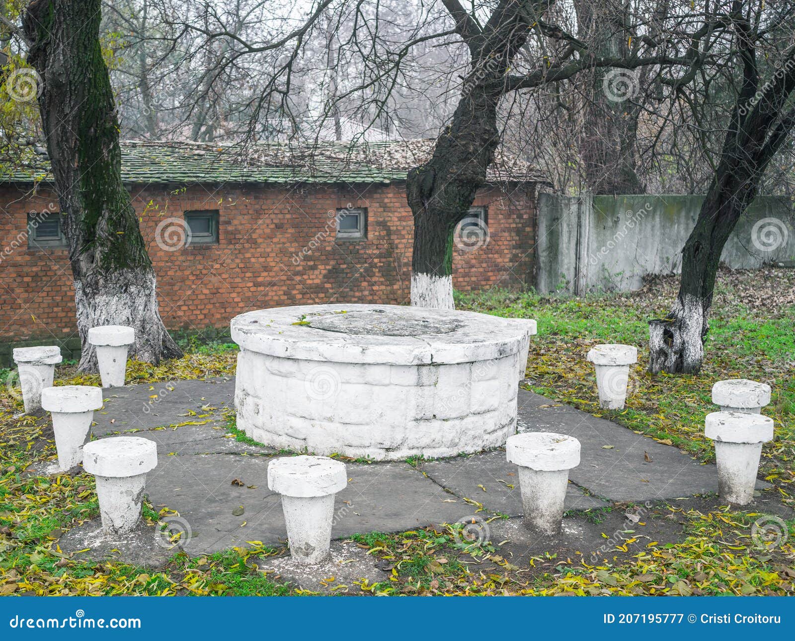 Outdoor Ancient Medieval Stone Round Table with Small Stone Made Chairs ...