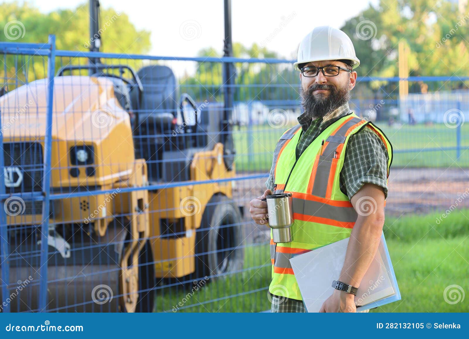 Outdoor Builder Portrait, Construction Worker Stock Image - Image of ...