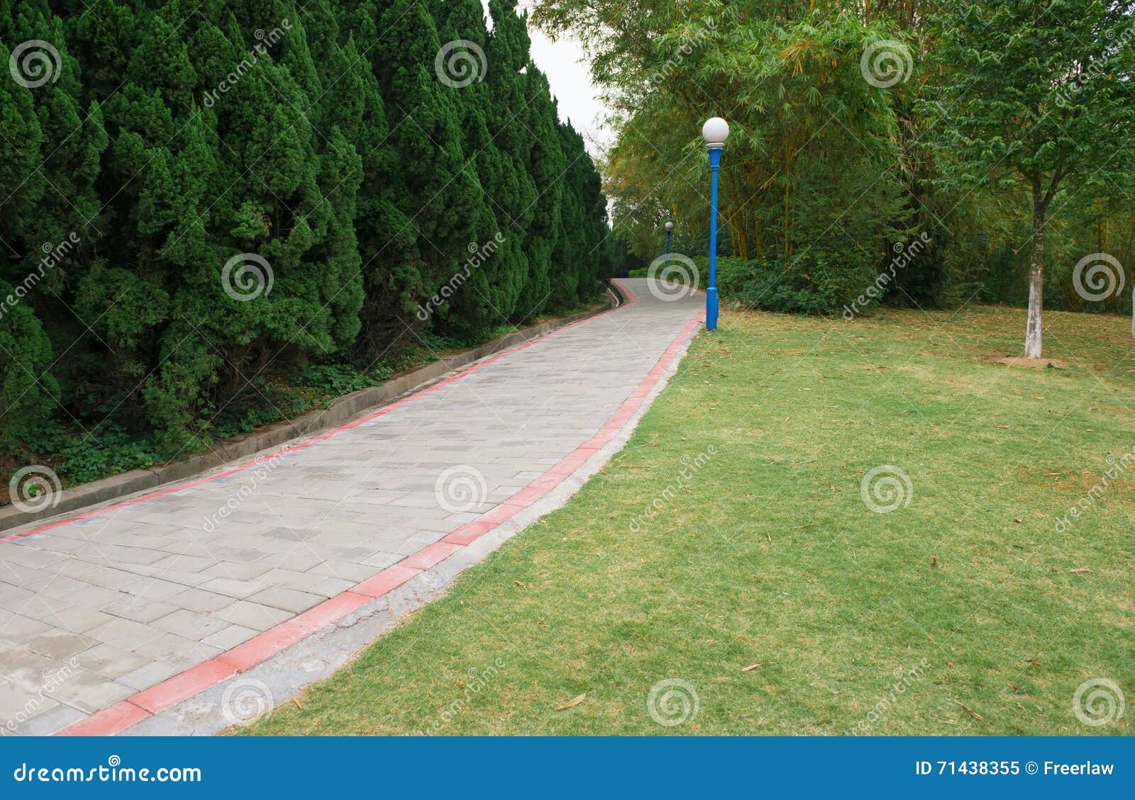 Outdoor curved pathway stock image. Image of countryside - 71438355