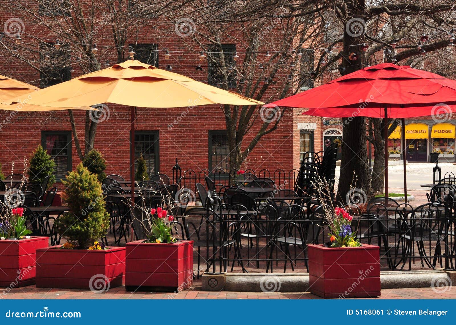 Outdoor Dining at a Cafe stock image. Image of restaurant - 5168061