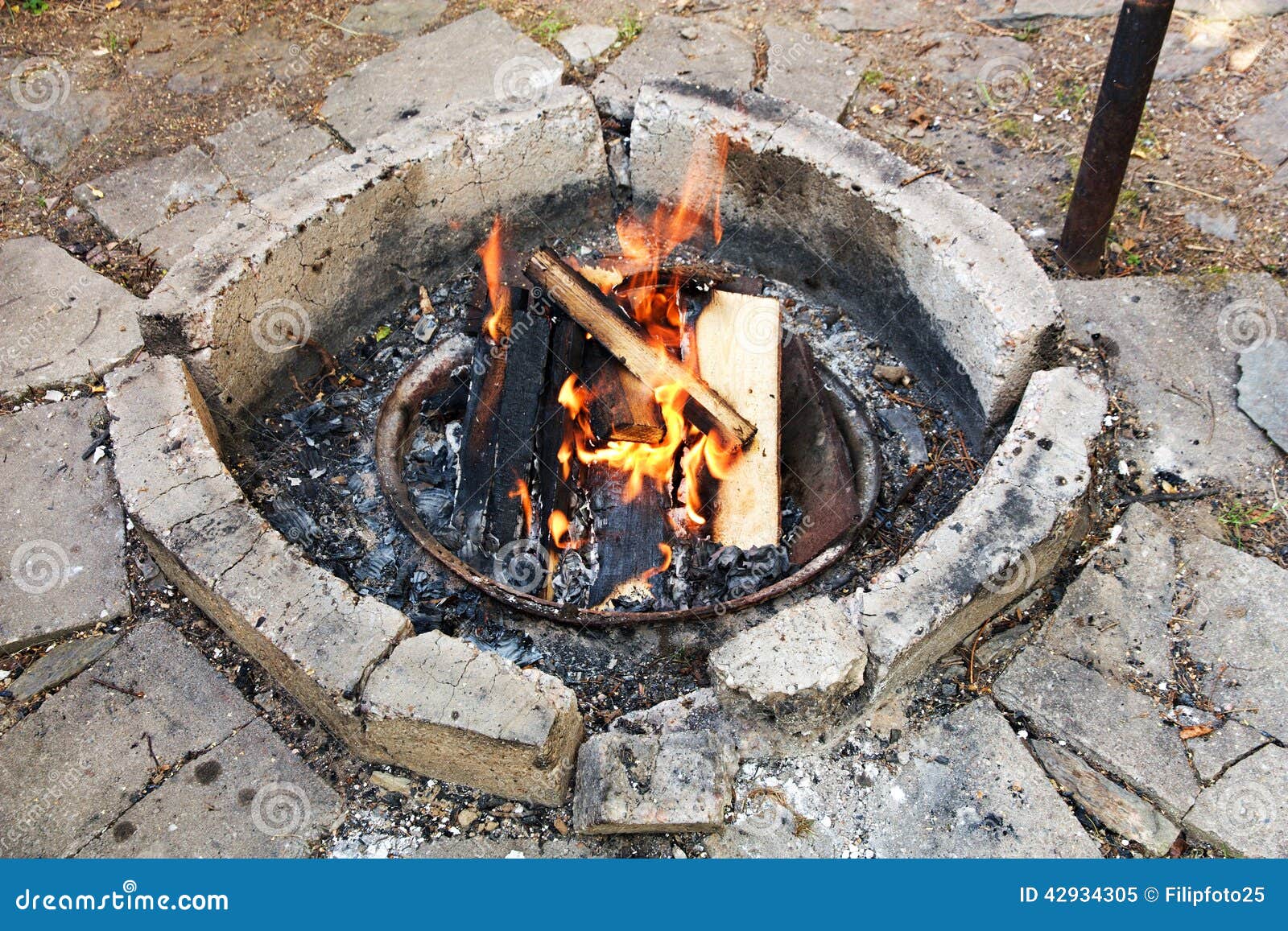 Outdoor fireplace stock image. Image of glowing, background - 42934305