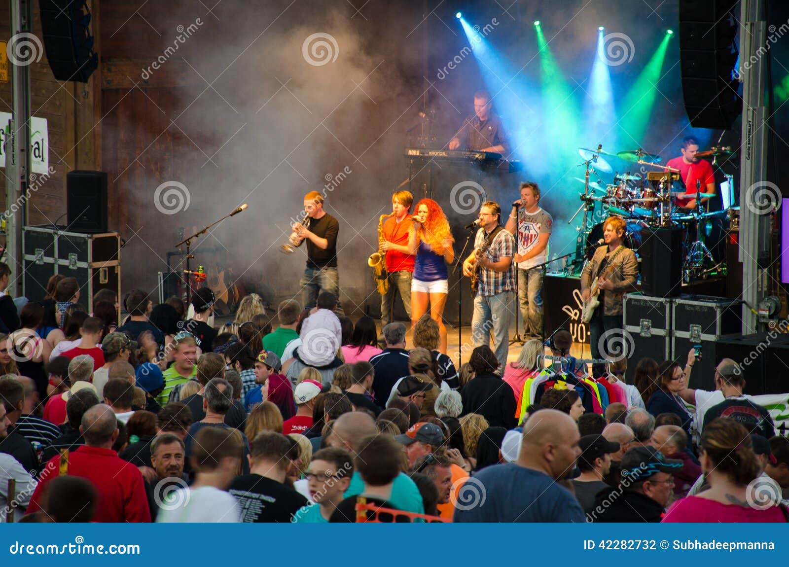 Outdoor performance editorial photography. Image of blue - 42282732