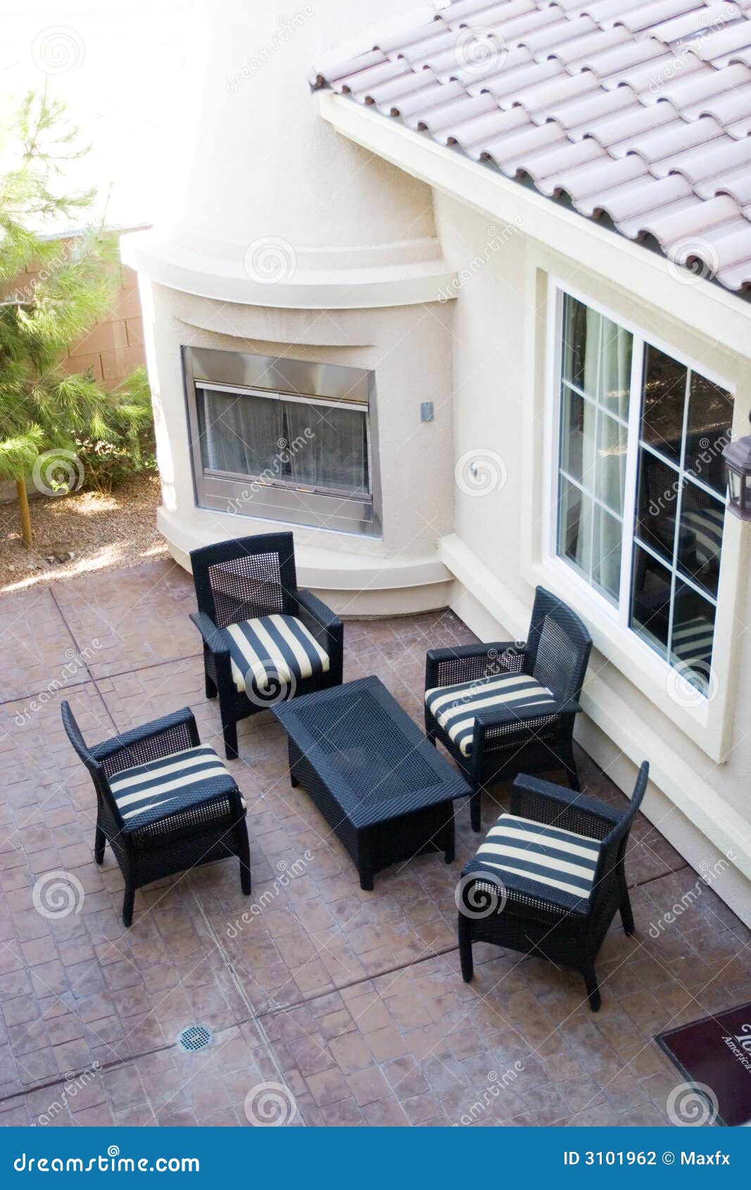 Outdoor sitting area stock photo. Image of furniture, patio - 3101962