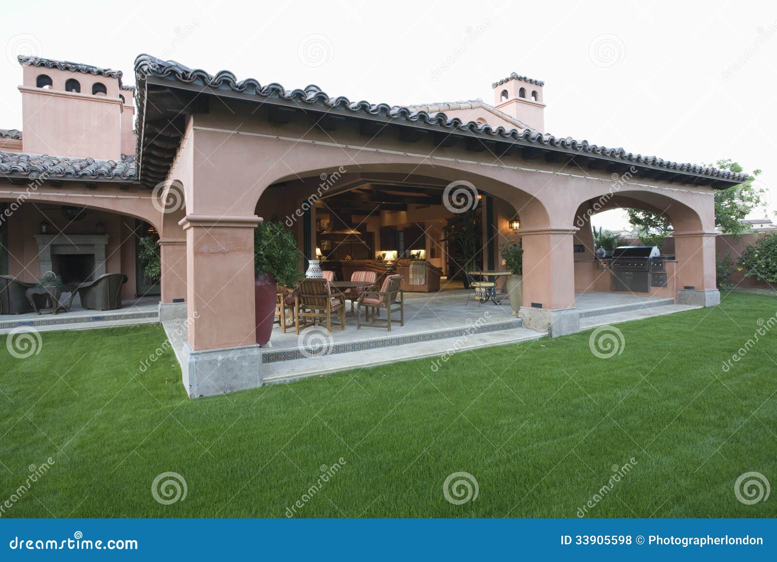 Outdoor Veranda Room and Lawn Stock Photo - Image of grass, area: 33905598