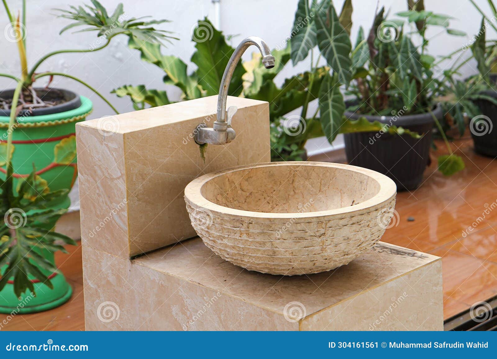 Outdoor Washbasin in the Yard, Faucet, Basin Stock Image - Image of ...