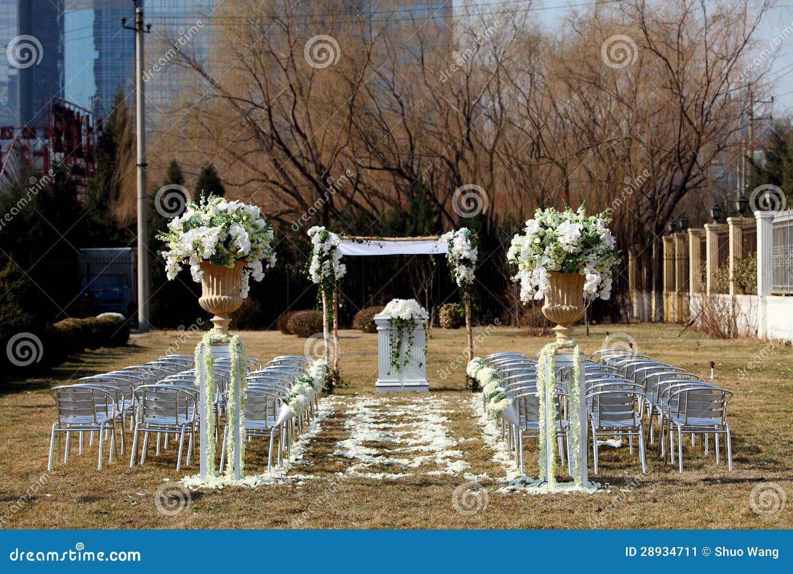 Outdoor wedding Scene stock image. Image of lawn, path - 28934711