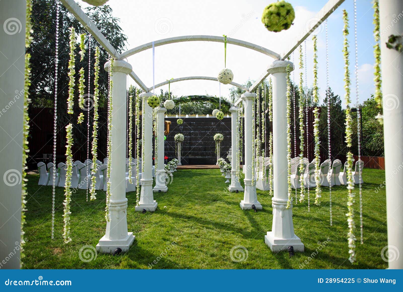 Outdoor wedding Scene stock image. Image of bridal, flower - 28954225
