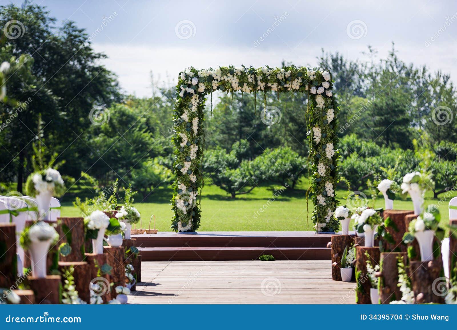 Outdoor wedding Scene stock photo. Image of chairs, flowers - 34395704
