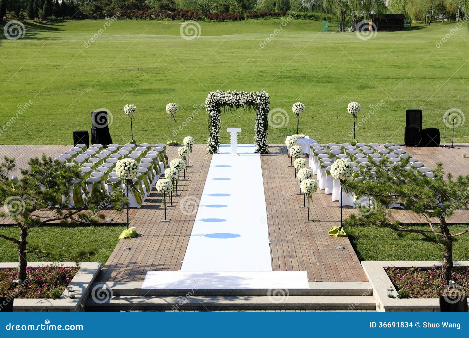 Outdoor wedding Scene stock photo. Image of celebration - 36691834