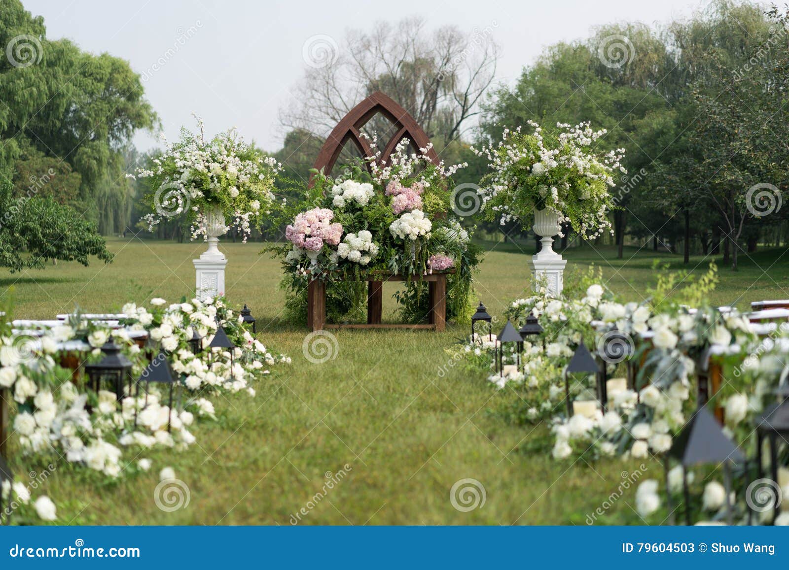 Outdoor wedding Scene stock image. Image of comfortable - 79604503