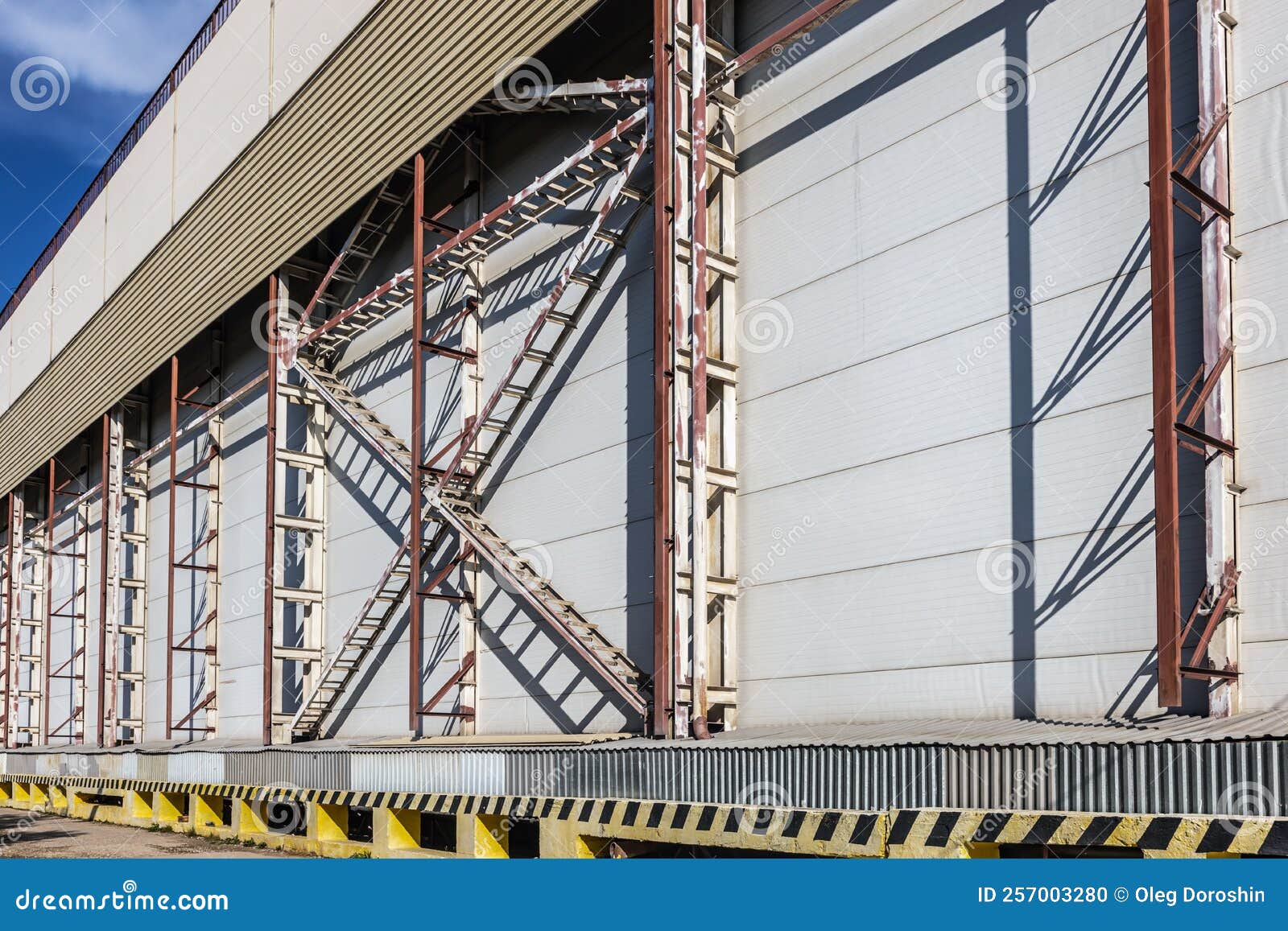 Outer Wall of the Warehouse Building Reinforced with Metal Structures ...