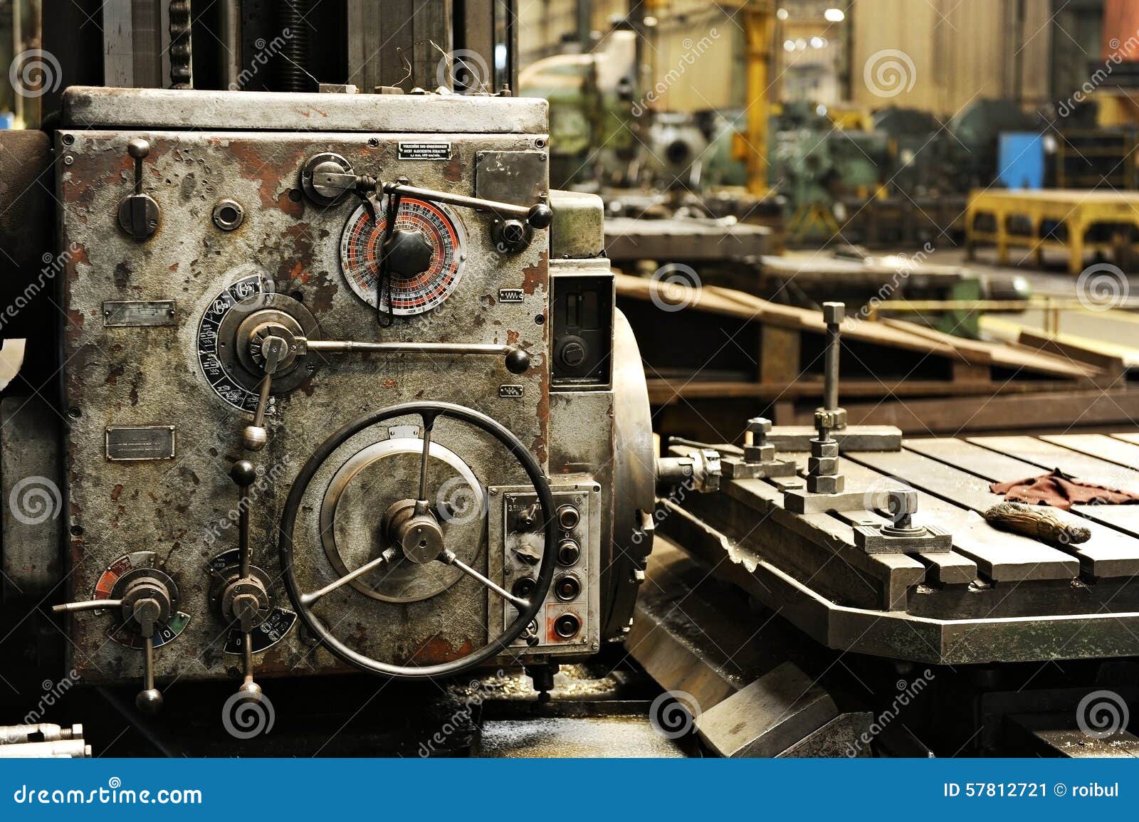 Outillage industriel image stock. Image du ingénierie - 57812721