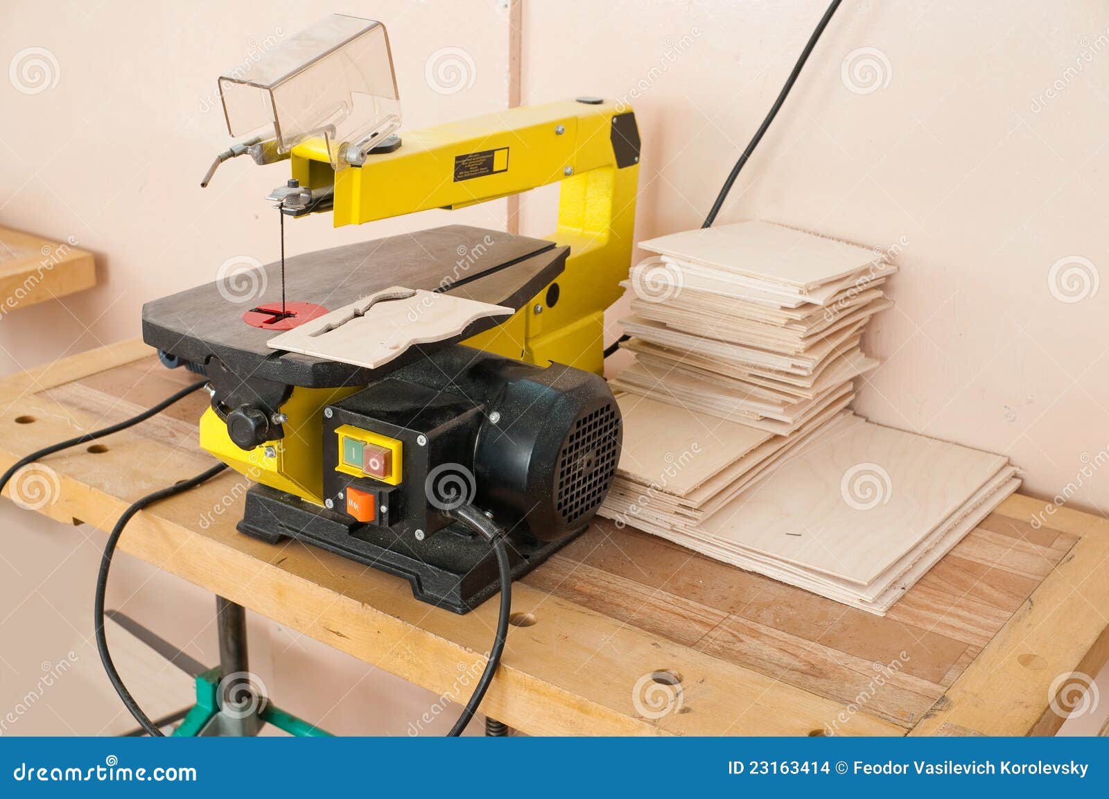 Outils du menuisier. photo stock. Image du formation - 23163414