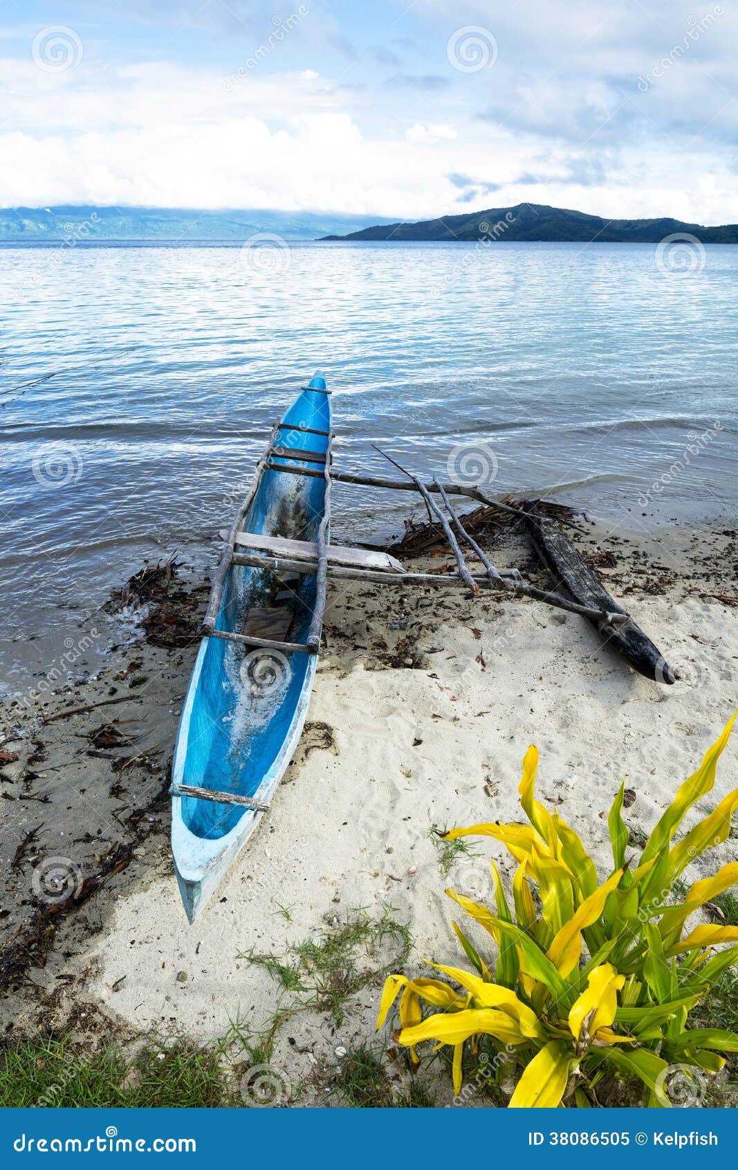 Outrigger boat stock image. Image of canoe, tradition - 38086505