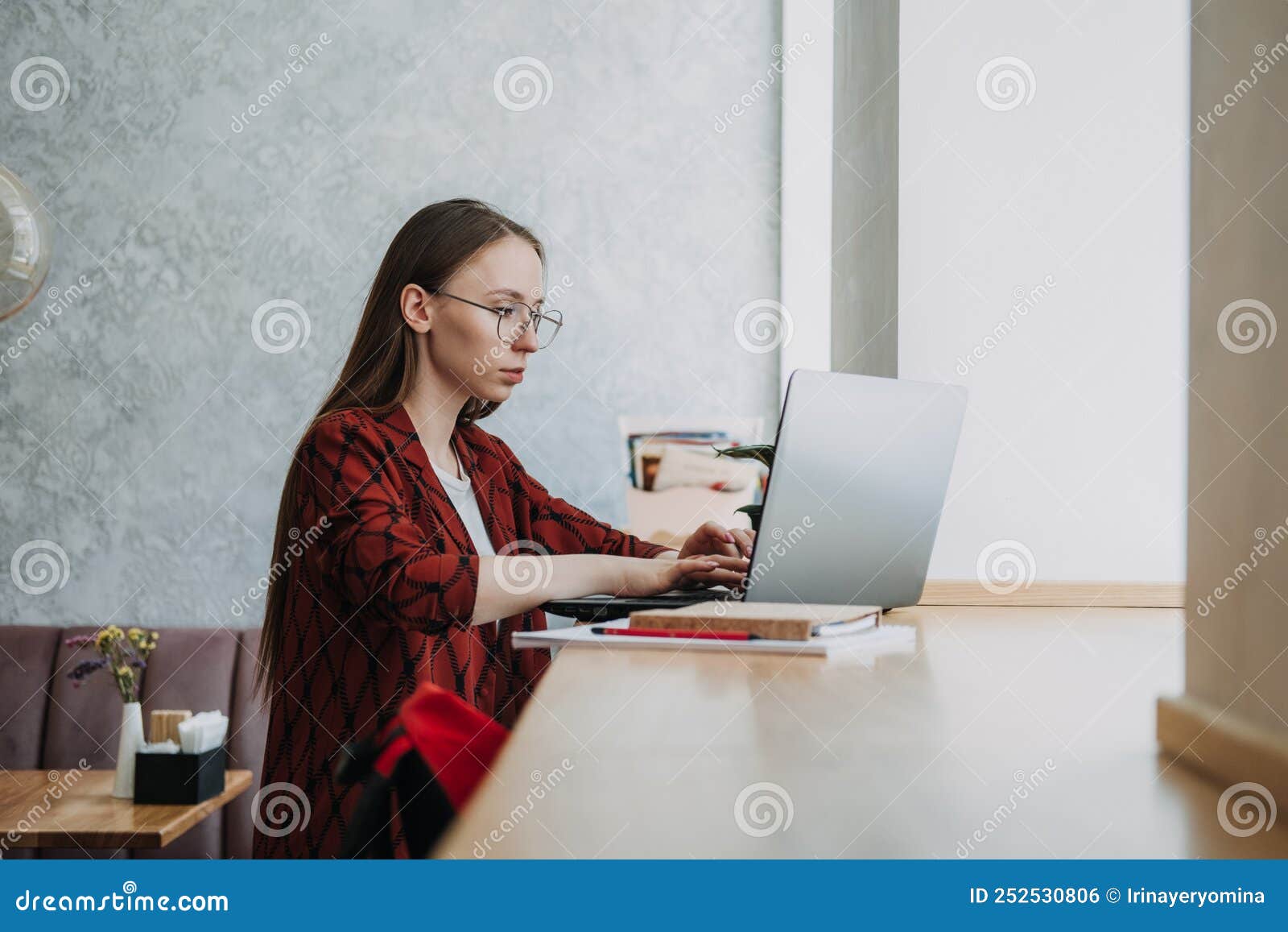 Outsourcing it Projects, Remote Work, Young Professionals. Female Young ...