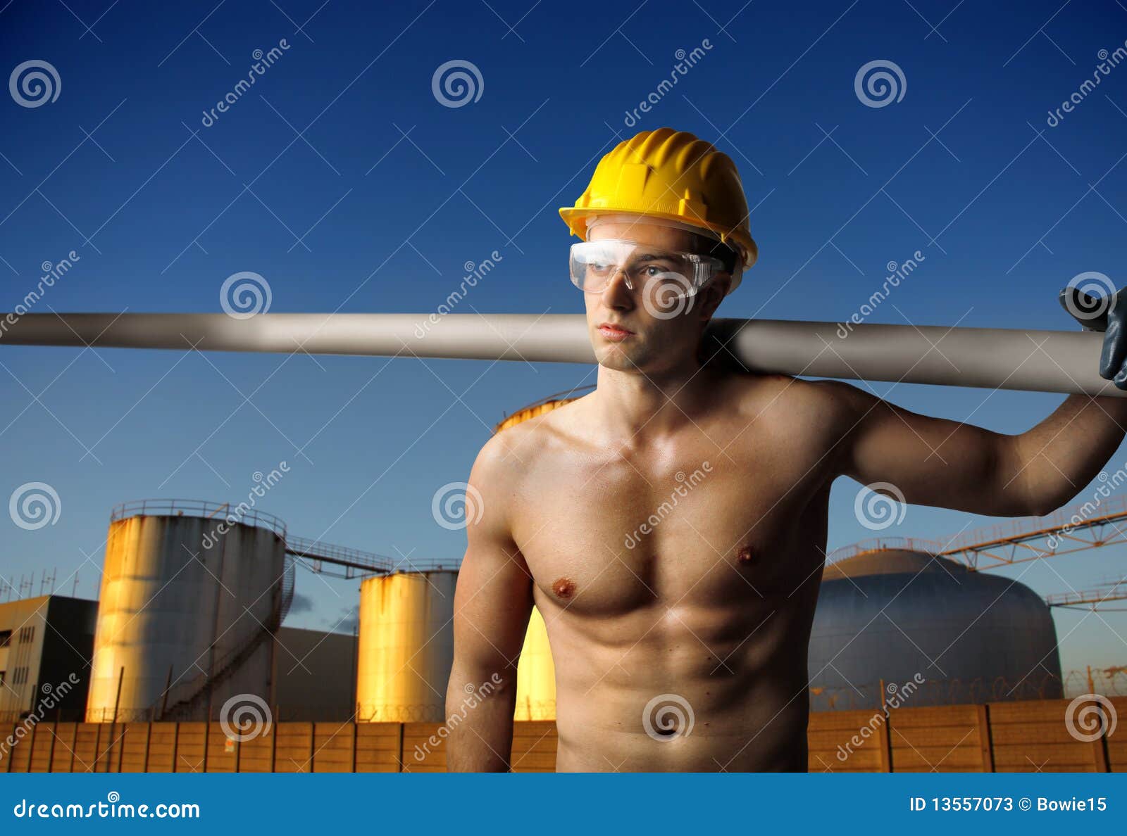 Ouvrier image stock. Image du industriel, ciel, beau - 13557073