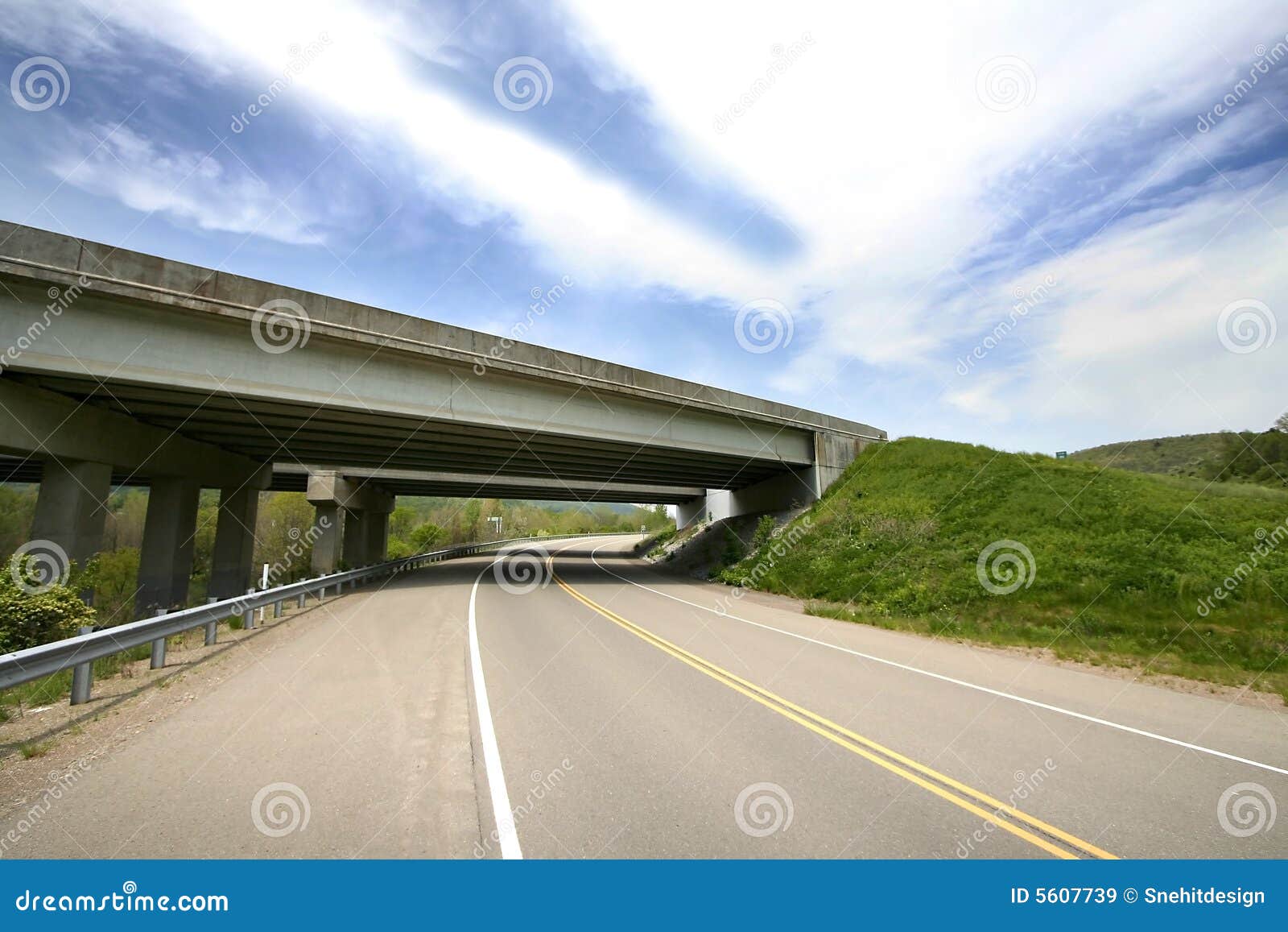 Over Pass stock image. Image of walk, city, road, overpass - 5607739