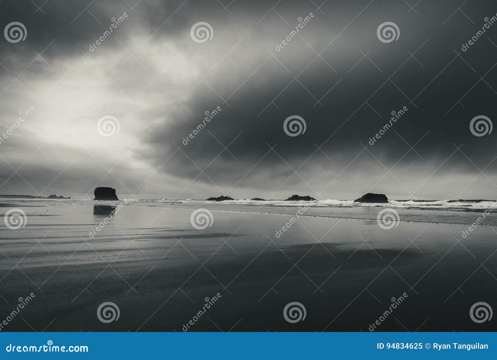 An Overcast Day at the Beach. Stock Image - Image of peaceful ...
