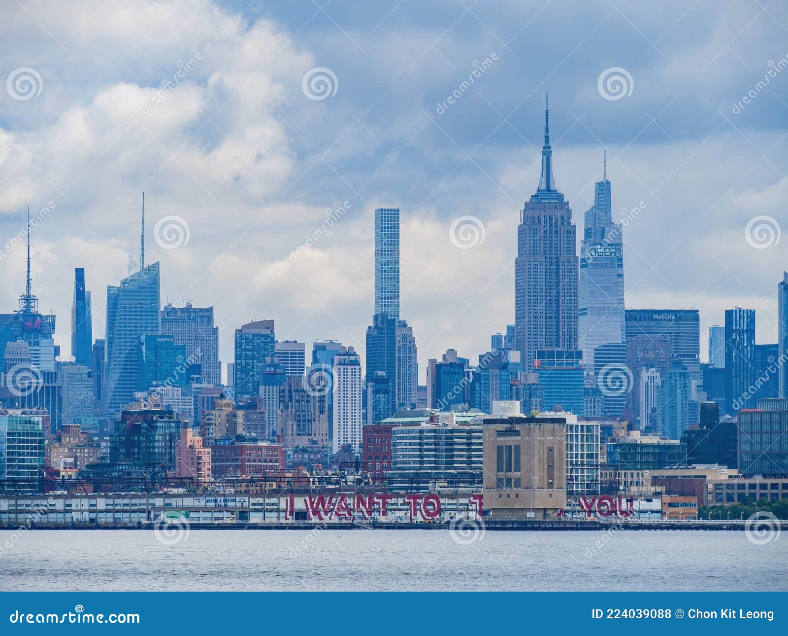 Overcast View of the Famous Manhattan Skyline Editorial Stock Photo ...