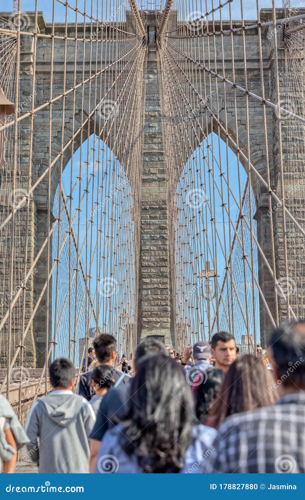 Overcrowded Brooklyn Bridge in New York Editorial Image - Image of ...