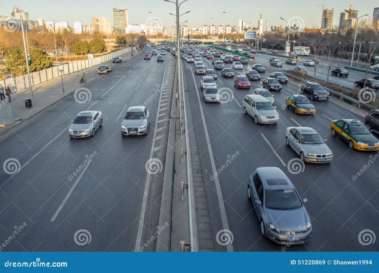 Overcrowding traffic editorial stock image. Image of crawl - 51220869