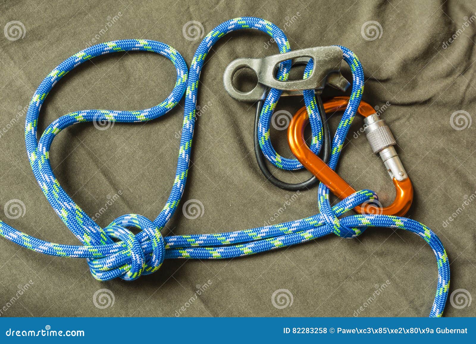Overhand Knot with Draw-loop. Stock Photo - Image of descending, device ...