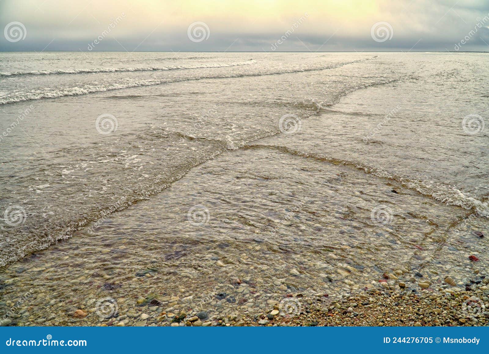 Overlapping, Intersecting Waves on Seashore with Dramatic Cloudy Sky ...