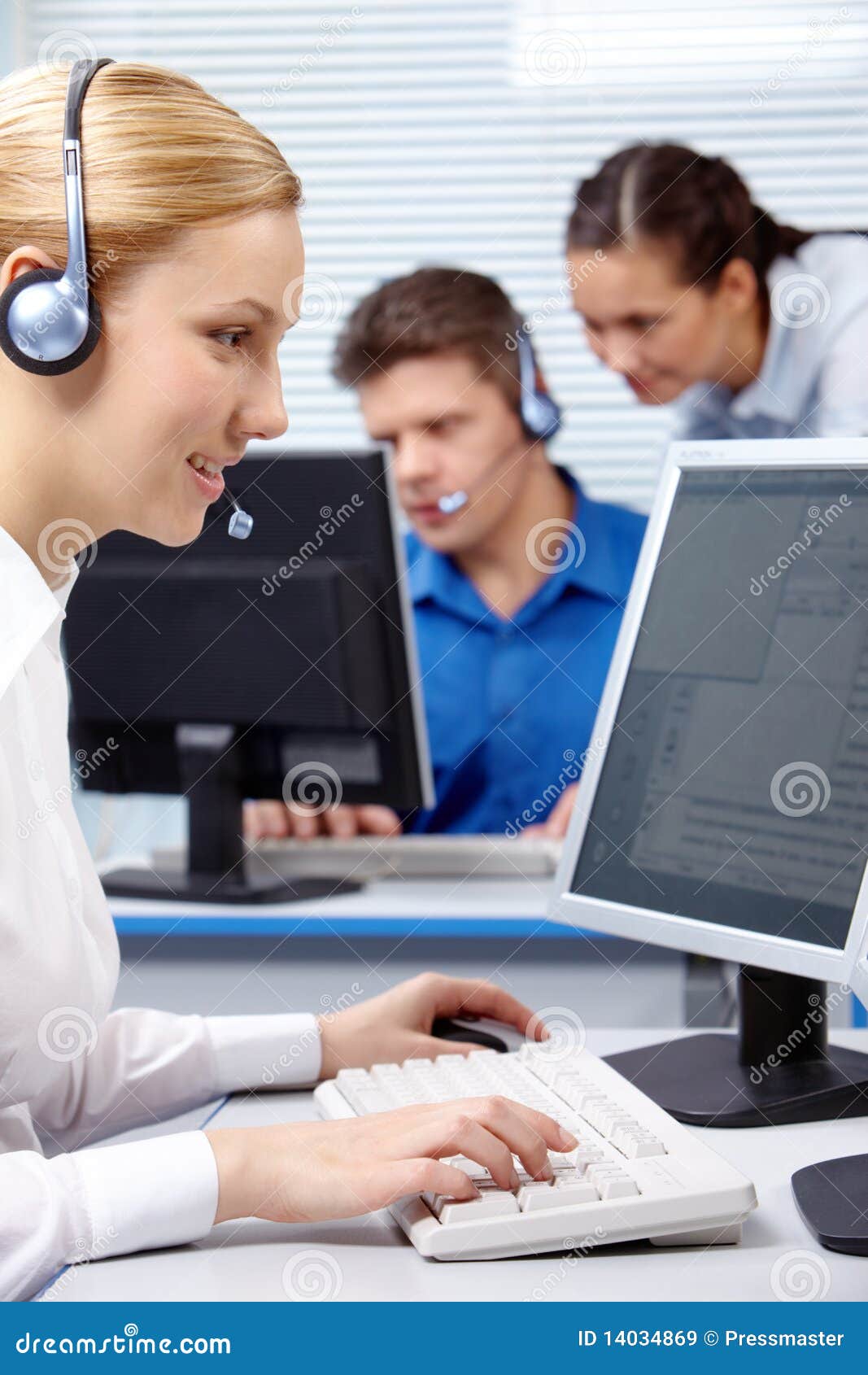 Overleg stock afbeelding. Image of medewerkers, concurrerend - 14034869