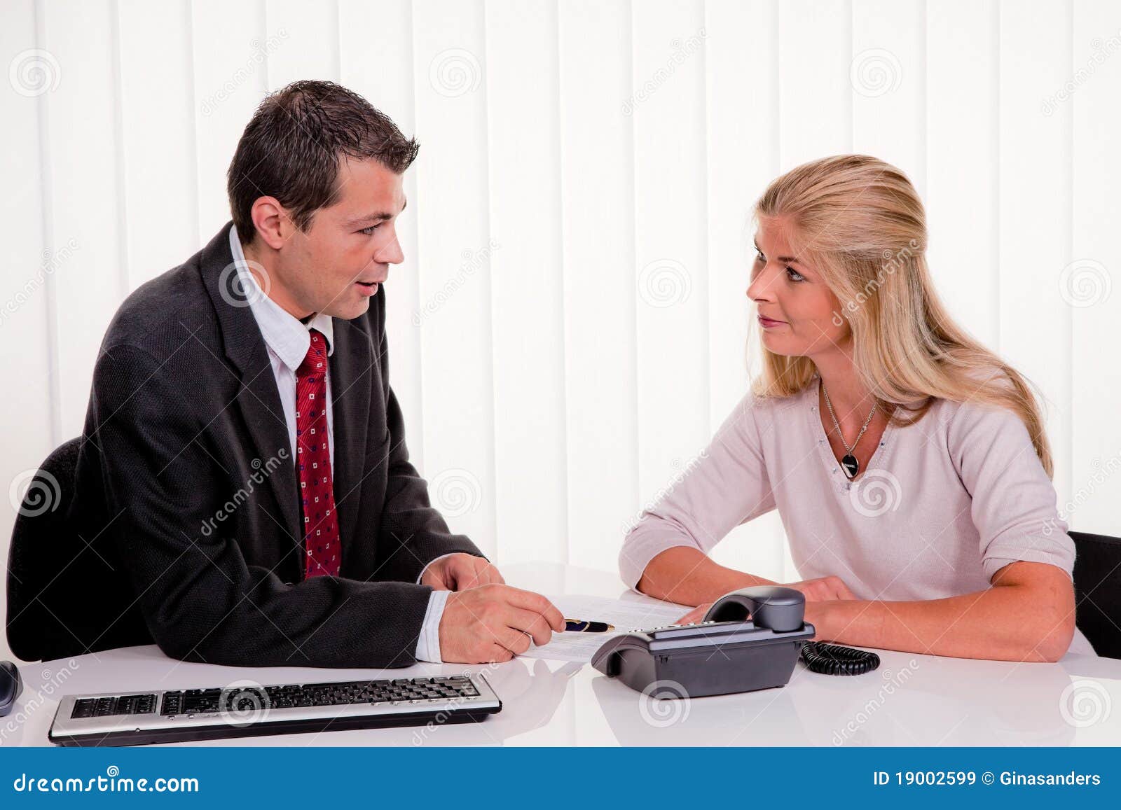 Overleg stock afbeelding. Image of cliënt, raadpleging - 19002599