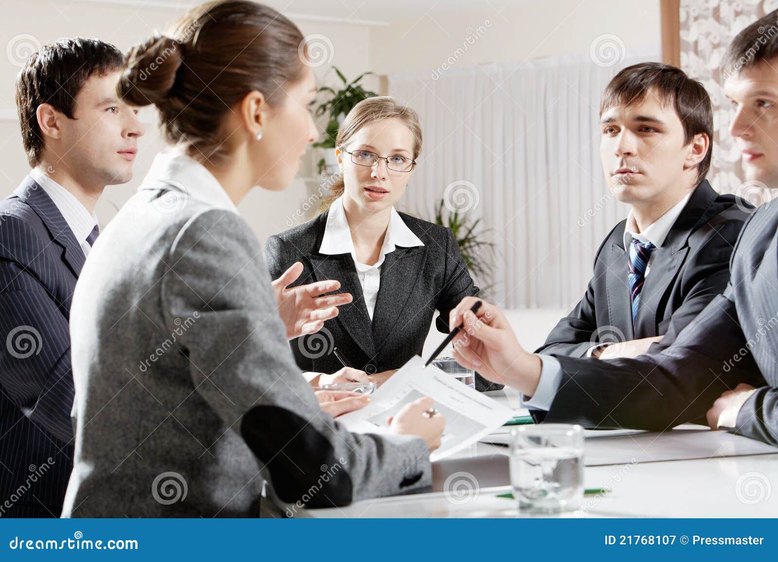 Overleg stock afbeelding. Image of vennootschap, vennoten - 21768107