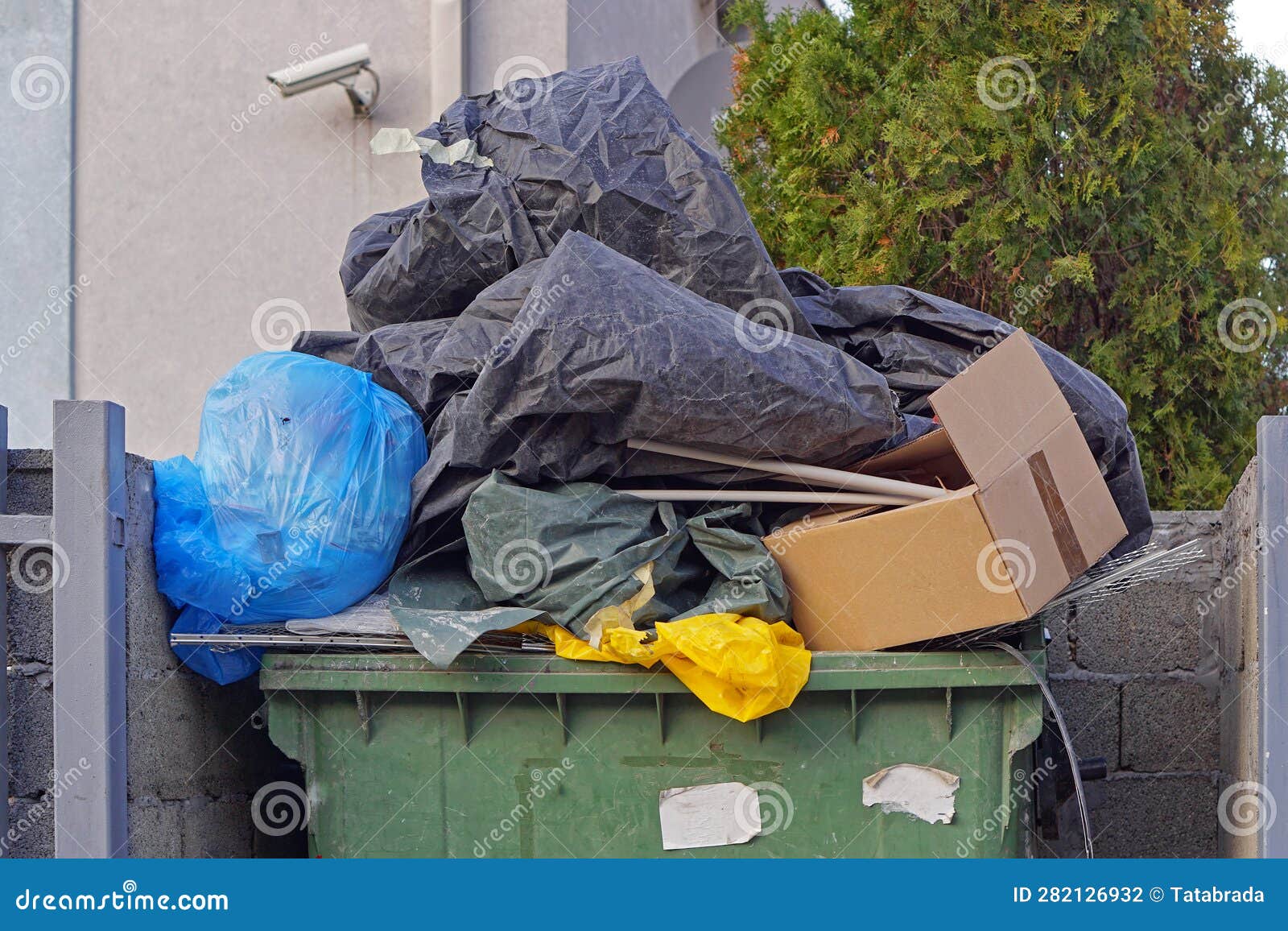 Overload Garbage Dumpster Waste Stock Photo - Image of environment, dumpster: 282126932