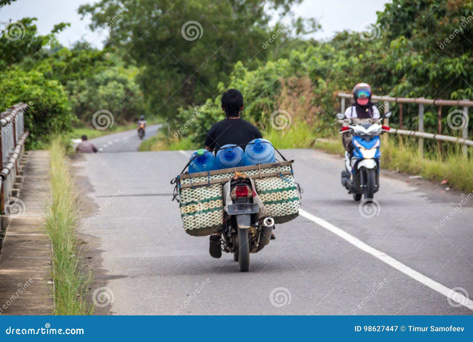 197 Overload Motorcycle Stock Photos - Free & Royalty-Free Stock Photos ...