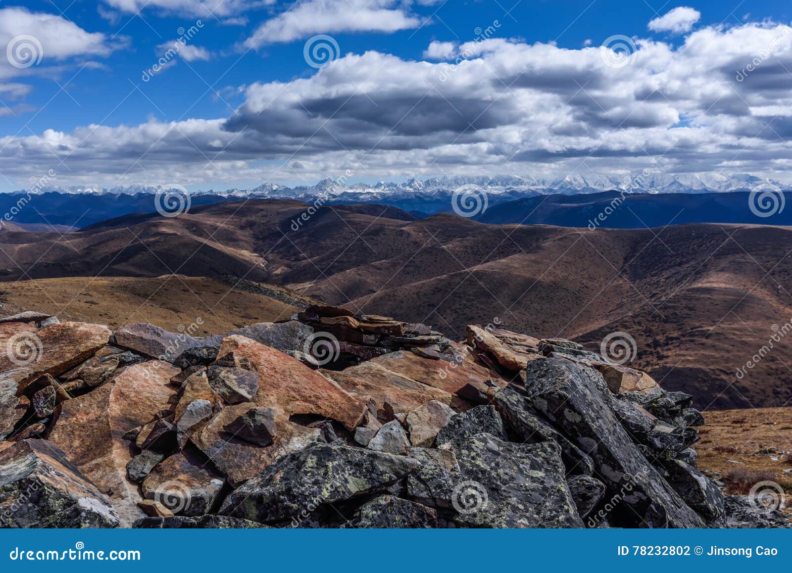 Overlook Gongga snowberg stock photo. Image of range - 78232802