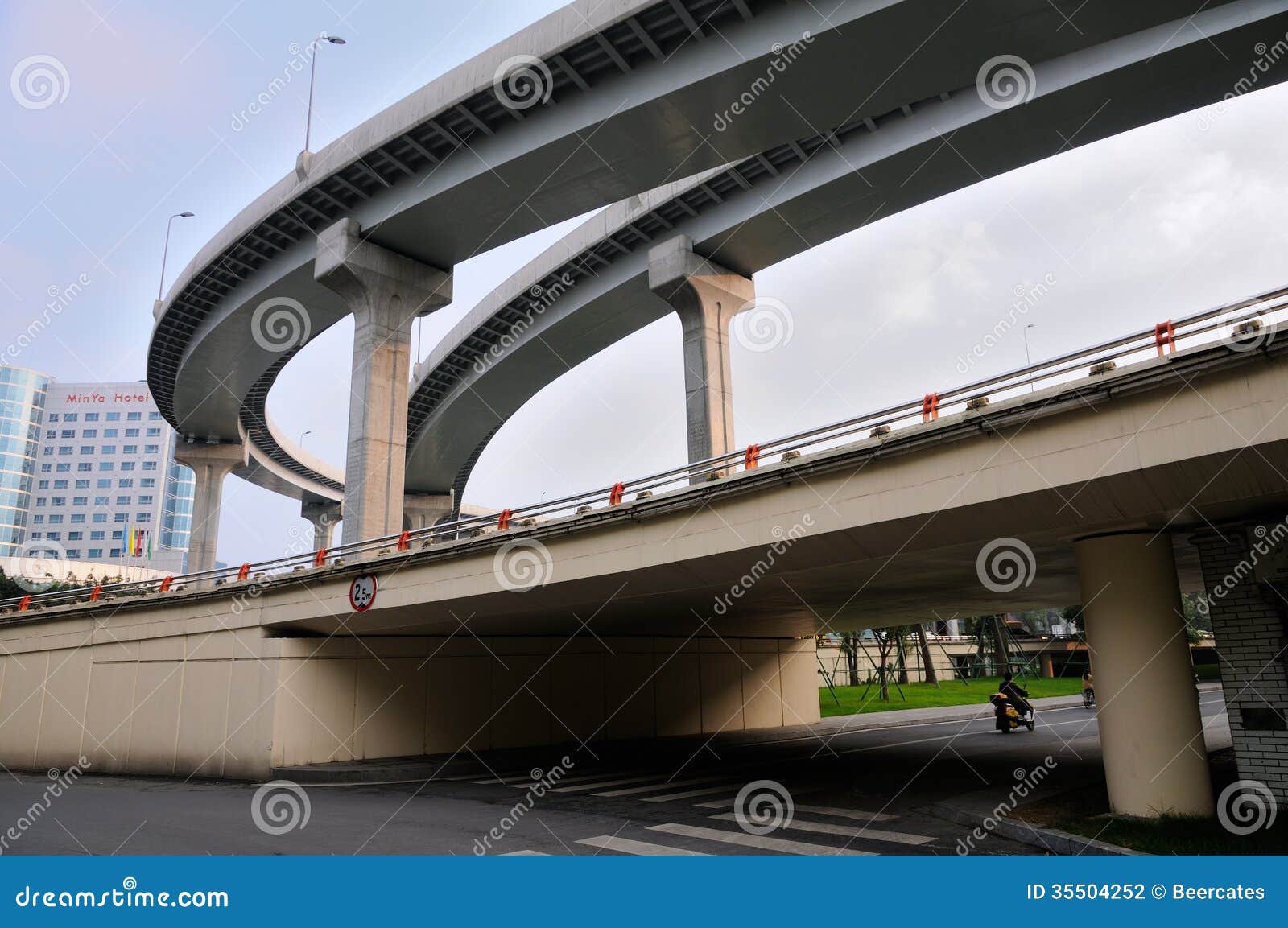 Overpasses,Chengdu editorial photography. Image of conveyance - 35504252
