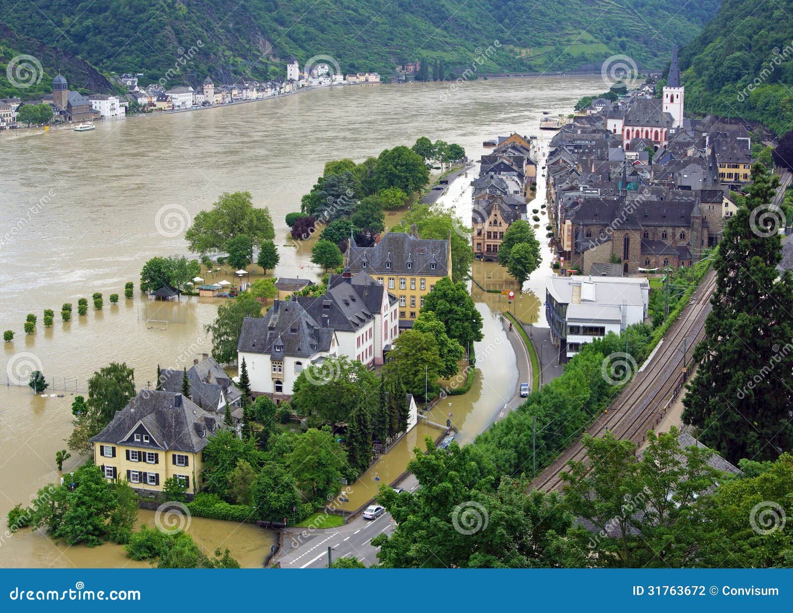 Overstroomd Dorp Door Rijn-rivier Stock Foto - Image of overvloeiing ...