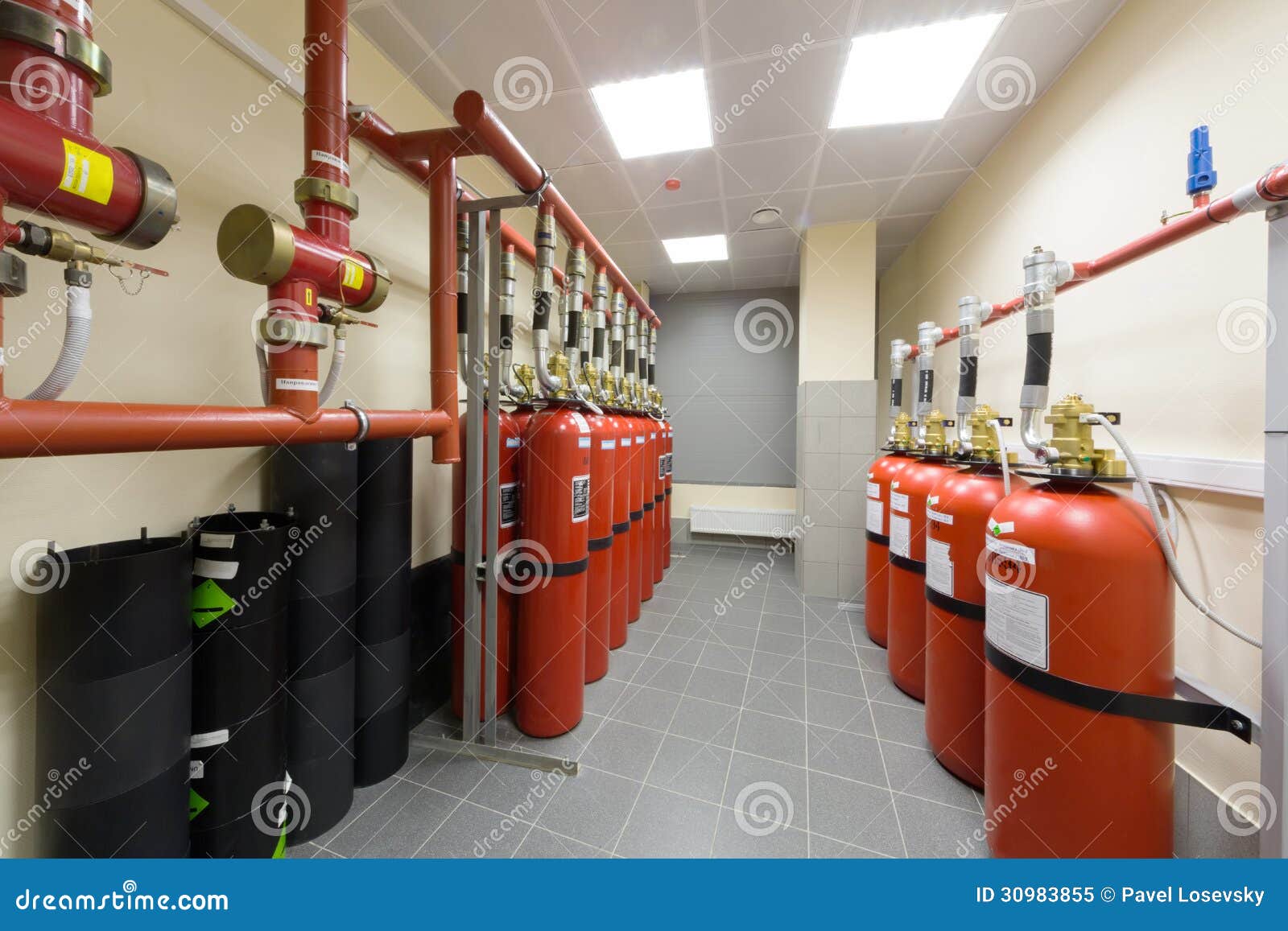 179 Round Fire Hydrant Stock Photos - Free & Royalty-Free Stock Photos ...