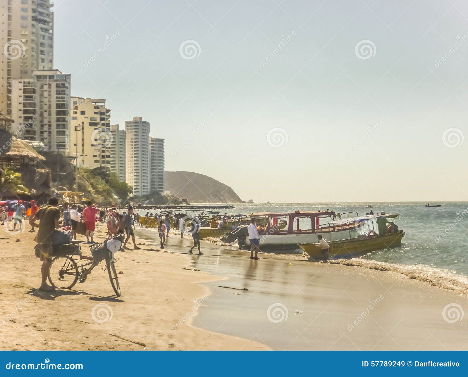 Overvol Strand Gr Rodadero Colombia Redactionele Stock Afbeelding ...