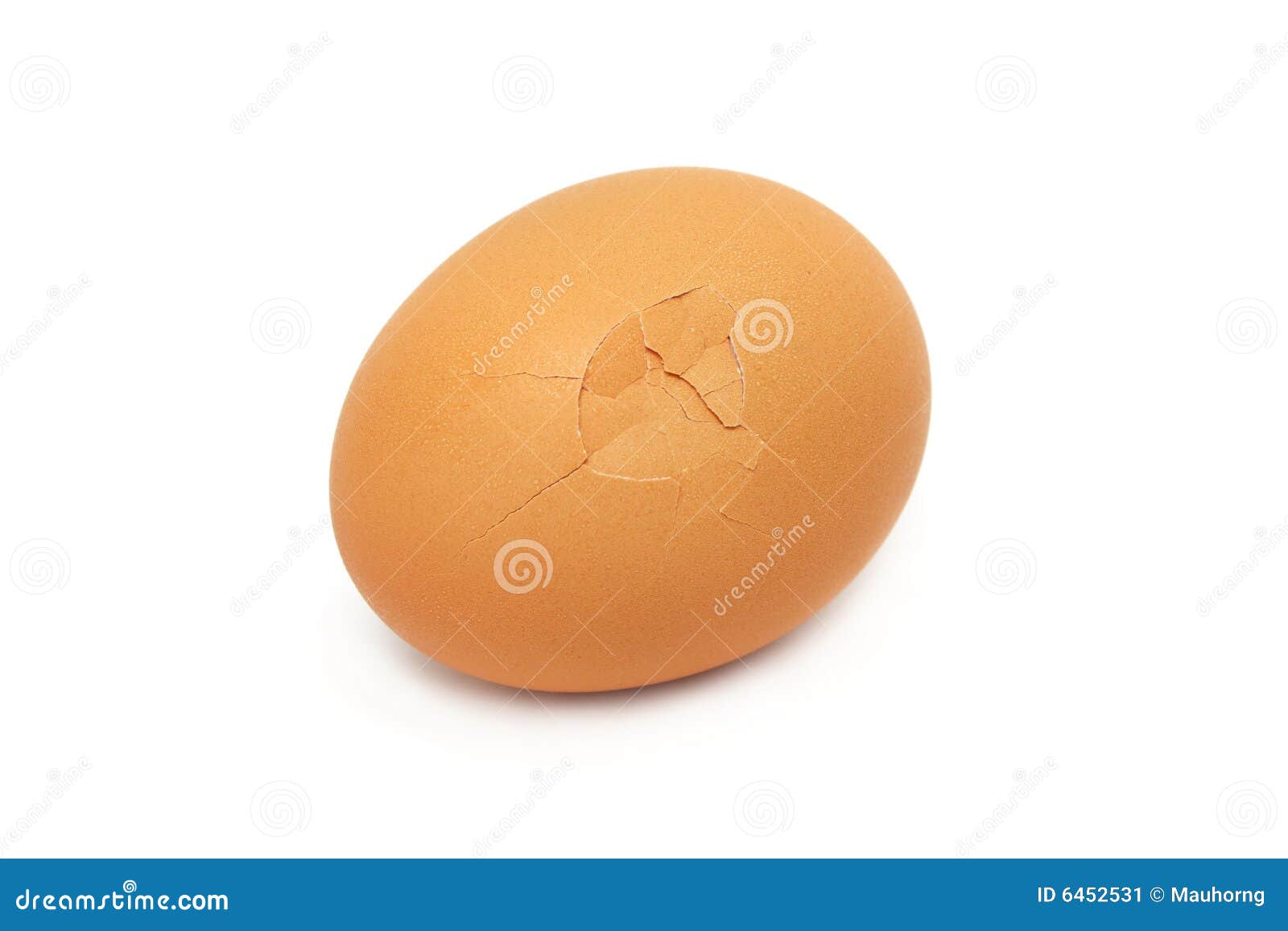Ovo rachado imagem de stock. Imagem de alimento, oval - 6452531