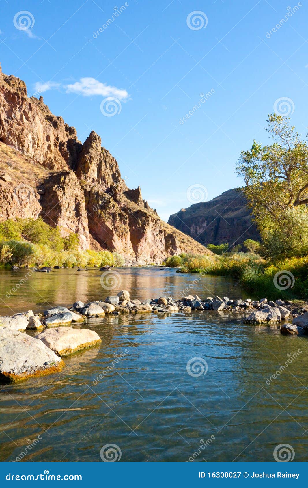Owyhee River Canyon stock image. Image of cliff, landscape - 16300027