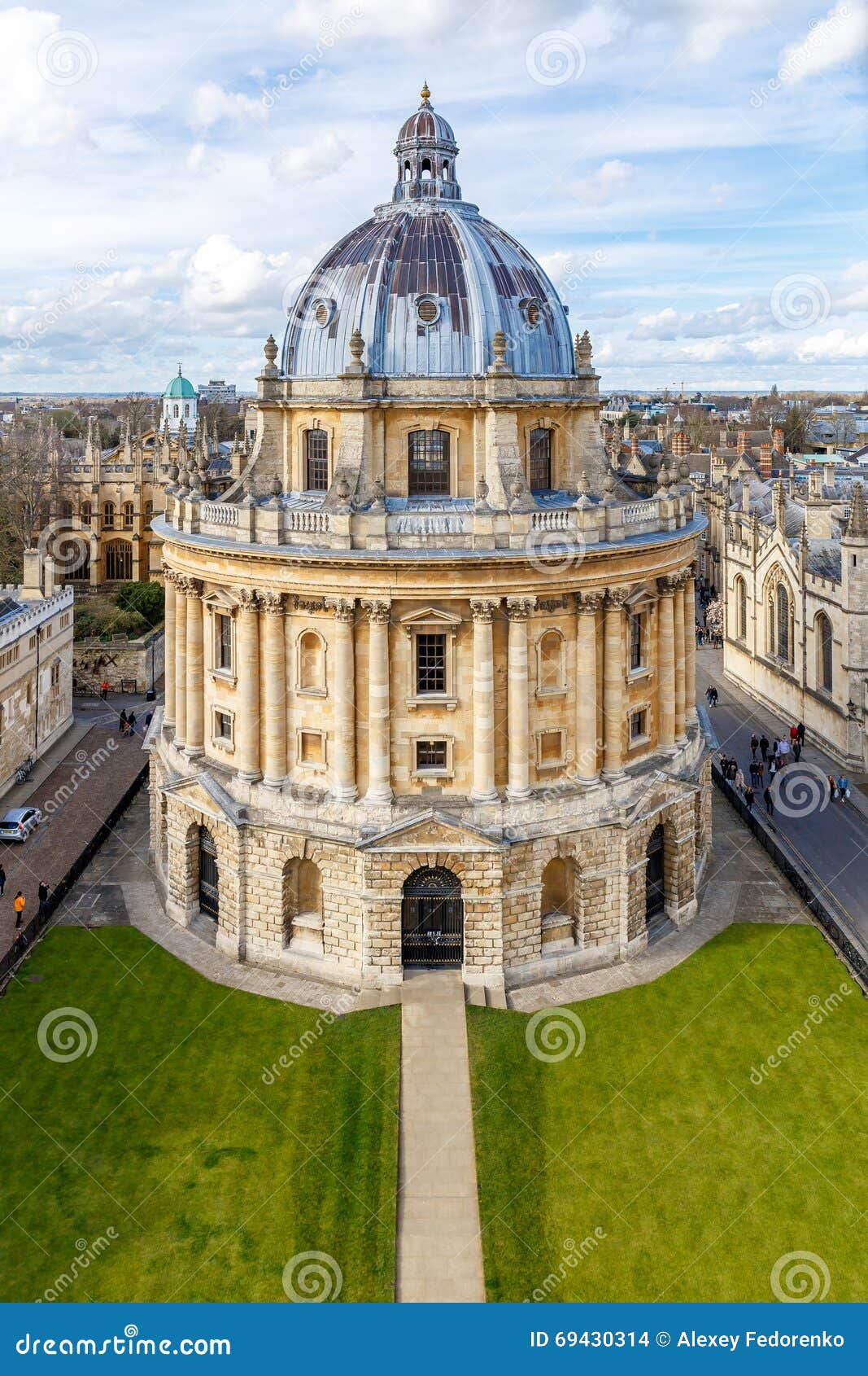 Oxford in spring morning stock photo. Image of university - 69430314