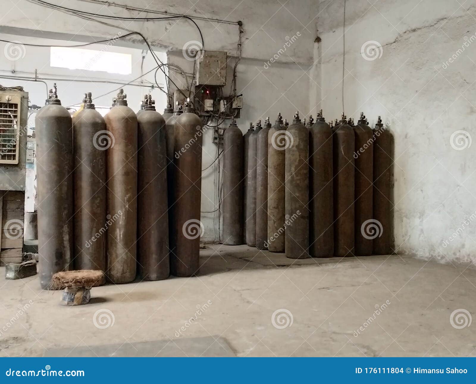 Oxygen Gas Filling Cylinder Stock Photo - Image of argon, oxygen: 176111804