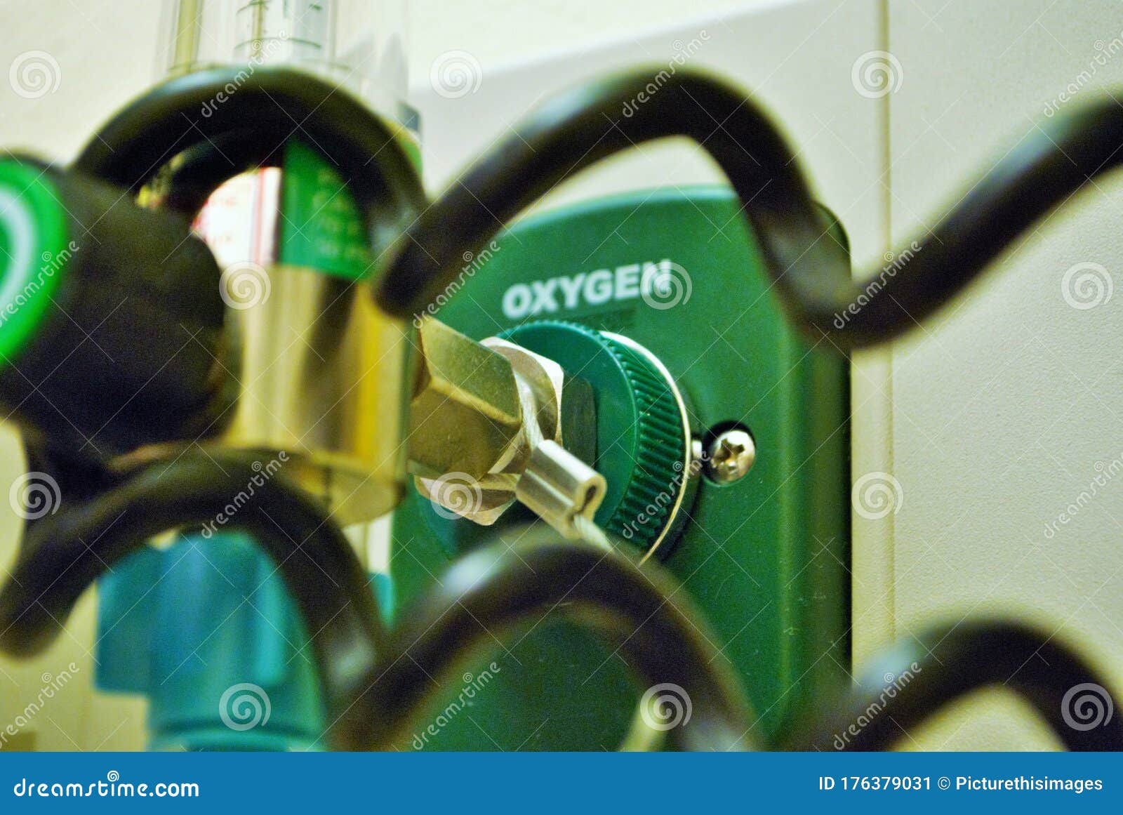 Oxygen Port Pressure Regulator Flow Meter in the Emergency Room Stock ...